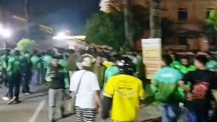 Detik-Detik Ojol Kendari Polisikan SPBU Imbas Ratusan Motor Mogok usai Isi Pertalite, Curiga ...