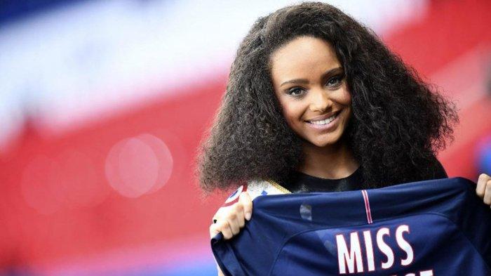 Ini Sosok Pacar Kylian Mbappe, Model Transgender Majalah Playboy yang ...