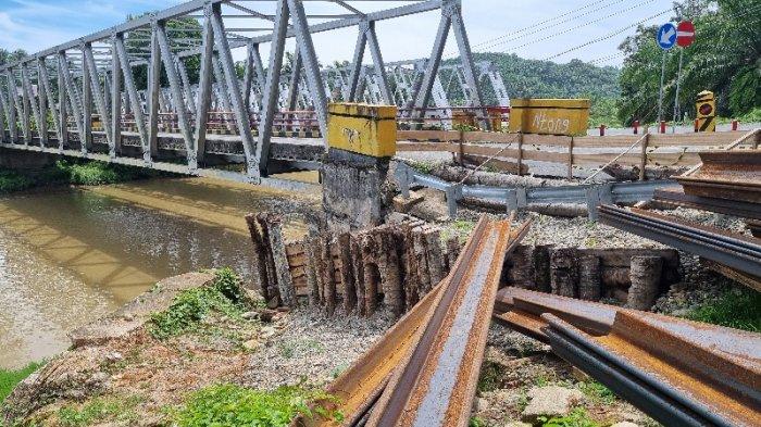 Warga Blokir Satu Lajur Jembatan Nasional di Jalan Lintas Manna-Bengkulu, Tak Kunjung Diperbaiki ...