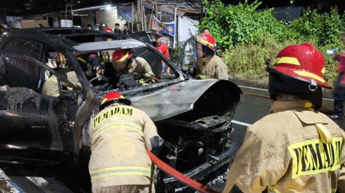 Kronologi Mobil Innova Zenix Terbakar di Jalan Mayjen Sutoyo Tanah ...