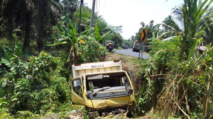 Diduga Sopir Mengantuk, Mobil Boks Indomarco Bengkulu Terjun ke Jurang ...