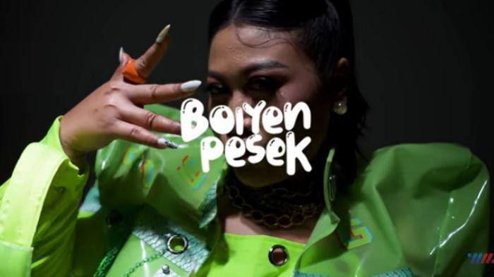 Lirik Lagu Goyang Gemoy - Boiyen Seliweran di TikTok: Yuk Kita Goyang ...