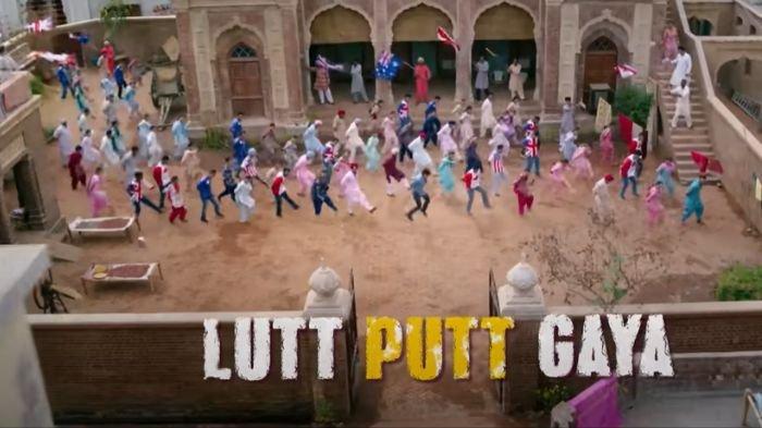 Lirik dan Terjemahan Lagu Lutt Putt Gaya Soundtrack Film Dunki, Ramai ...
