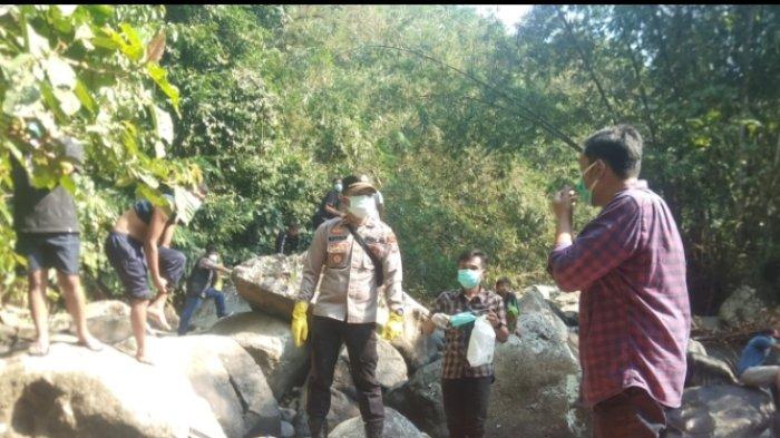 Breaking News: Warga Geger Temukan Mayat Pria Membusuk di Dekat Sungai ... Breaking News: Warga Geger Temukan Mayat Pria Membusuk di Dekat Sungai ...