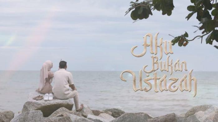 Nonton Serial Aku Bukan Ustazah Episode 18 Gratis dengan Cara Ini, Akankah Adam Bantu Aminah ...