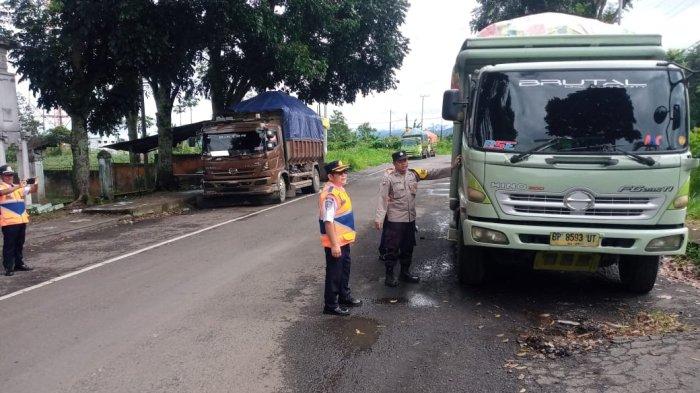 Truk Batubara Dilarang Parkir di Kawasan Terminal Simpang Nangka Curup Rejang Lebong ...