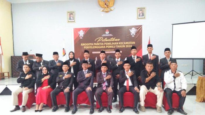 55 PPK Bengkulu Tengah Dilantik, Langsung Disambut Pekerjaan Jelang Pemilu 2024 - Tribunbengkulu.com