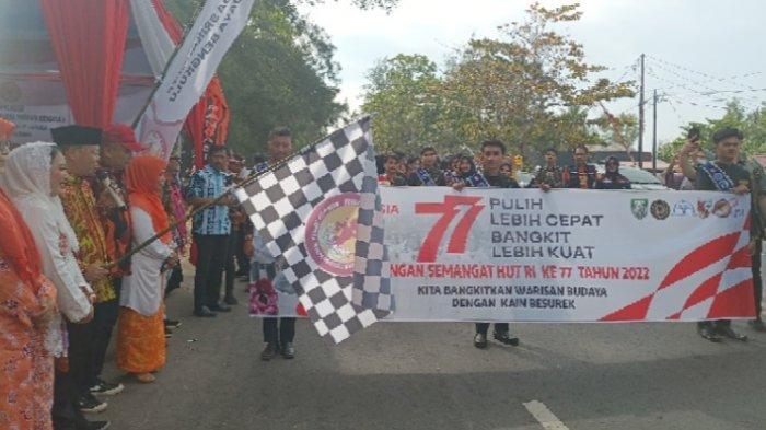 Lepas Pawai di Bengkulu, Gubernur Bengkulu Ajak Biasakan Pakai Batik ...