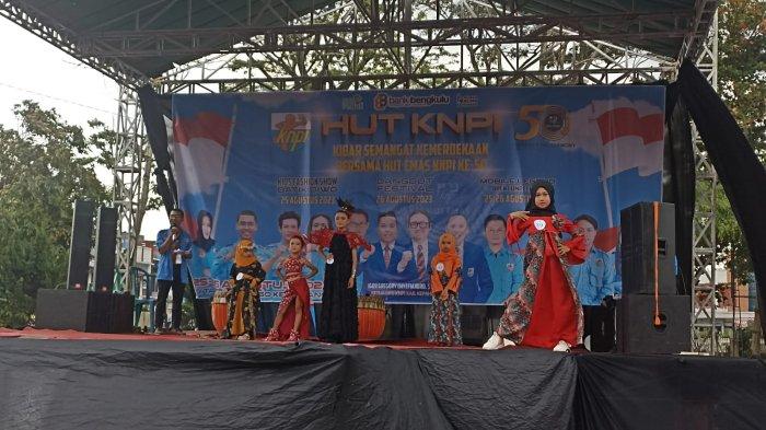 Penampakan Batik Diwo Khas Kepahiang di Lomba Fashion Show Anak-anak ...