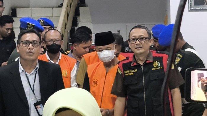 Foto: Kejati Tetapkan Eks Sekwan dan 4 Pegawai DPRD Bengkulu Tersangka Korupsi Perjalanan Dinas ...