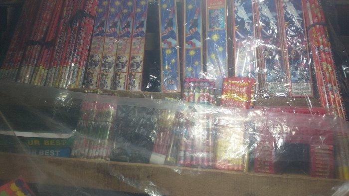 Alasan Pedagang di Bengkulu Nekat Jual Kembang Api untuk Tahun Baru meski Dilarang ...