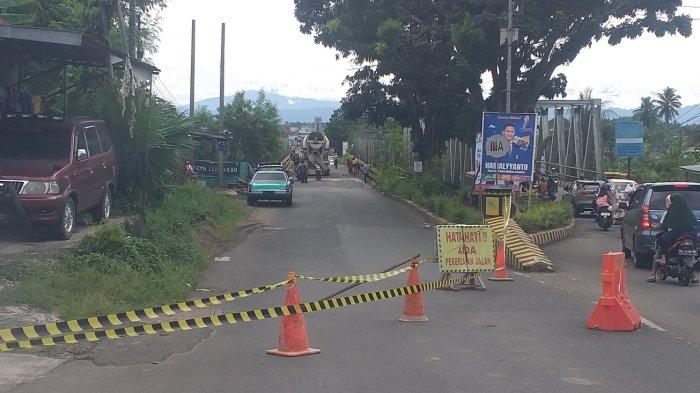 Sempat Tuai Protes Warga, Dinas PUPR Kota Bengkulu Tambal Lubang di ...
