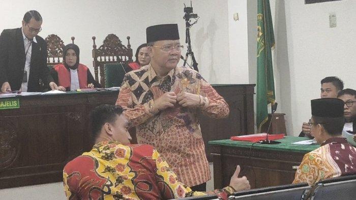 Kuasa Hukum Rohidin Sebut Dakwaan JPU KPK Dipaksakan, Kumpulkan Rp 37,5 ...
