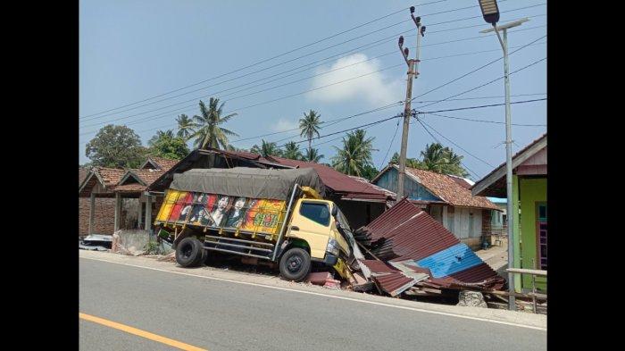 Kronologi Truk Tabrak Rumah Warga di Kaur hingga Hancur, Hindari ...