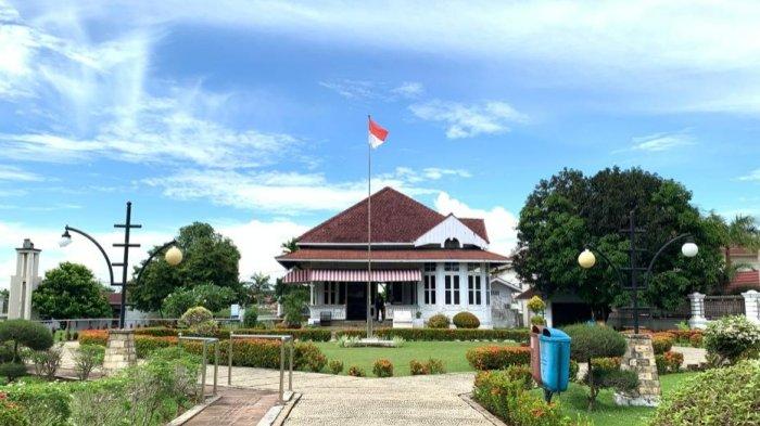 Rumah Pengasingan Bung Karno di Bengkulu dan Mitos Sumur Awet Muda - Tribunbengkulu.com