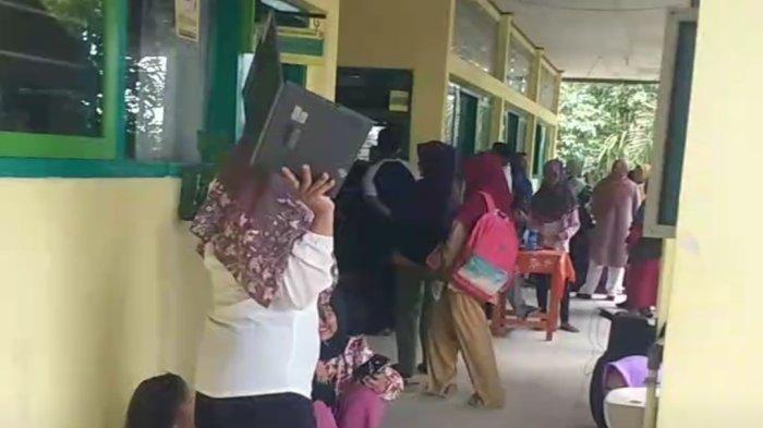 Hari Pertama PPDB SMP 2023 Jalur Zonasi di Kota Bengkulu, Orang Tua ... Hari Pertama PPDB SMP 2023 Jalur Zonasi di Kota Bengkulu, Orang Tua ...