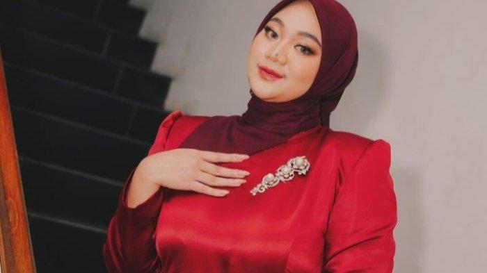 Makna dan Lirik Lagu Fadhilah Intan - Dawai, Ost Film Air Mata di Ujung ...