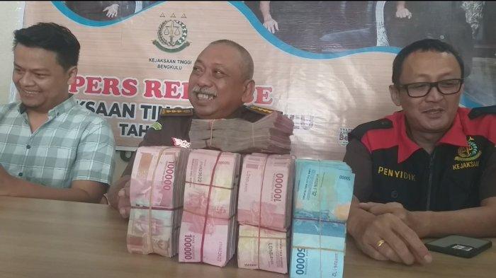 Kontraktor Titipkan Uang Rp 450 Juta ke Kejati dari Dugaan Korupsi Pembangunan Asrama Haji ...