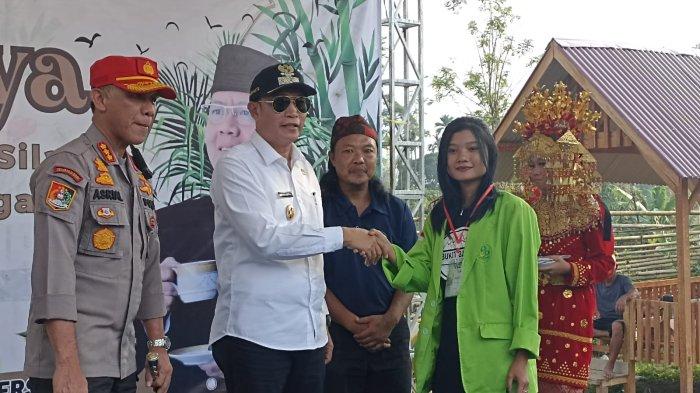 Kemah Hijau di Desa Batu Ampar Kepahiang, Wabup Zurdi Nata: Mendidik dan Mengedukasi Peduli ...