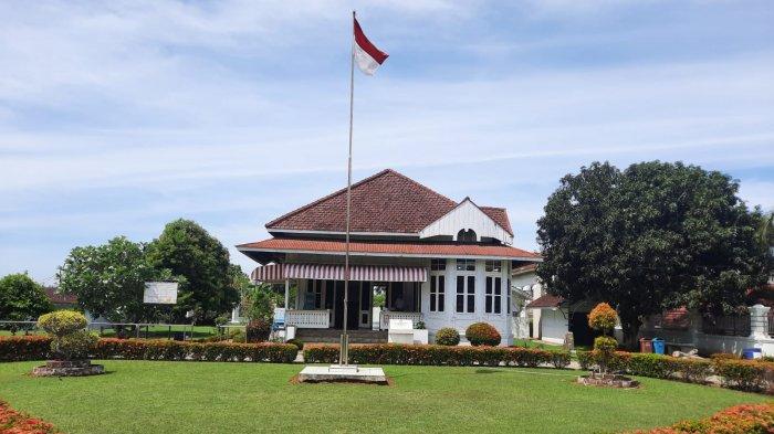 Wisata ke Rumah Pengasingan Bung Karno Bengkulu, Ini Detil Harga Tiket Wisata Sejarah di ...