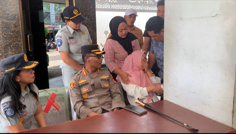 Tangis Pecah, 4 Korban Kapal Wisata Karam Masih Dirawat di ICU RS Bhayangkara Bengkulu - Halaman ...