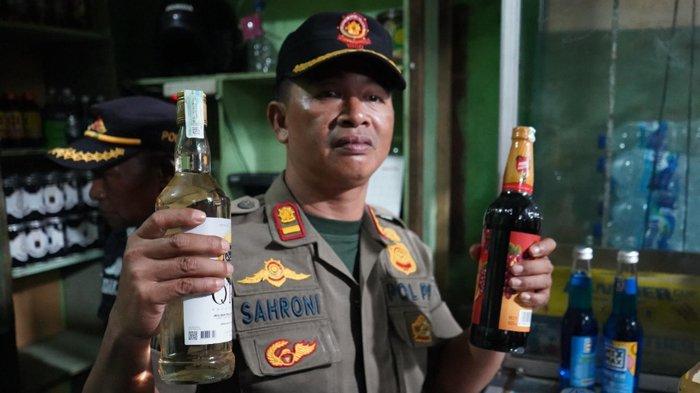 Satpol PP Kabupaten Bogor Razia Warung Penjual Miras di Cibinong dan Sukaraja, 443 Botol Disita ...
