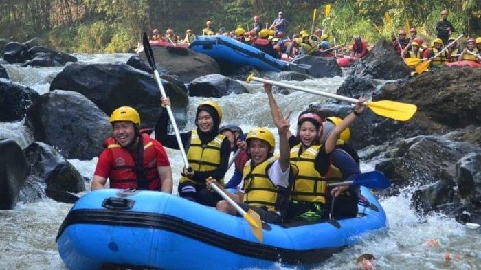 Cobain Sensasi Berpetualang di Air, Ini 4 Rekomendasi Tempat Rafting di ...
