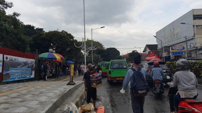 Angkot Ngetem di Alun-alun Kota Bogor Masih Jadi Biang Kerok Kemacetan ... Angkot Ngetem di Alun-alun Kota Bogor Masih Jadi Biang Kerok Kemacetan ...