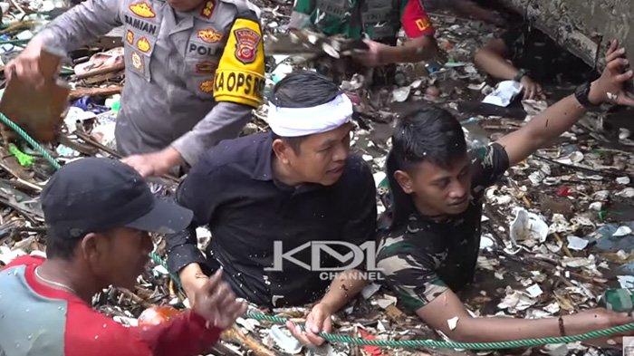 Netizen Heboh Bandingkan Gaya Dedi Mulyadi dengan Gubernur Lain Saat Banjir: Sebelah Naik Heli ...