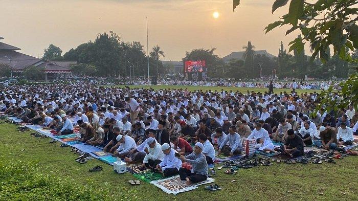 Salat Idul Adha 2024 di Lapangan Tegar Beriman, Pj Bupati Bogor Kasih Pesan Semangat Kebersamaan ...