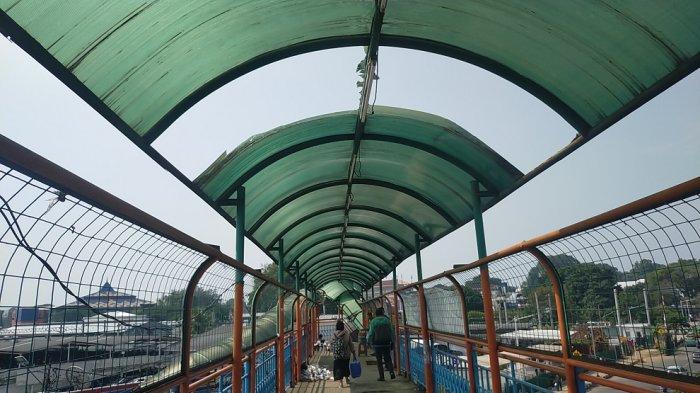 Menilik JPO Paledang Bogor Sebelum Dibongkar, Kanopi Bolong Hingga ...