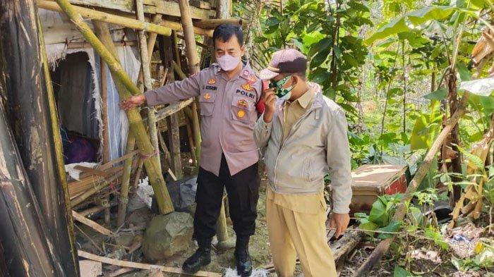 BREAKING NEWS - Cium Bau Busuk di Gubug, Warga Sukajaya Bogor Kaget Temukan Mayat Terbungkus ...