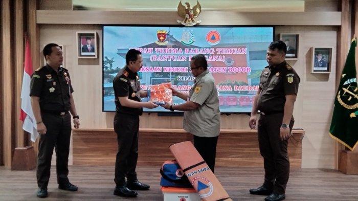 Kejari Serahkan Barang BPBD Hasil Temuan Kasus Korupsi Oknum Pejabat Pemkab - Tribunnewsbogor.com