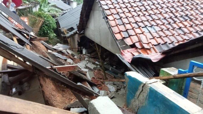 Longsor di Cigudeg Bogor, 3 Rumah Warga Alami Rusak Berat, 1 Rusak Ringan - Tribunnewsbogor.com