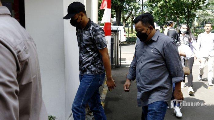 Lihat Pembunuhan Brigadir J, ART Ferdy Sambo Ini Tak Lapor Polisi, Malah Bantu Habisi Korban ...