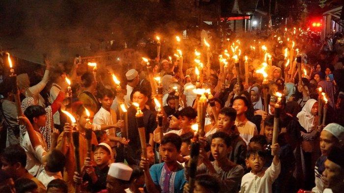 Malam Ini Pawai Sejuta Obor di Jalur Puncak Bogor, Polisi Imbau ...