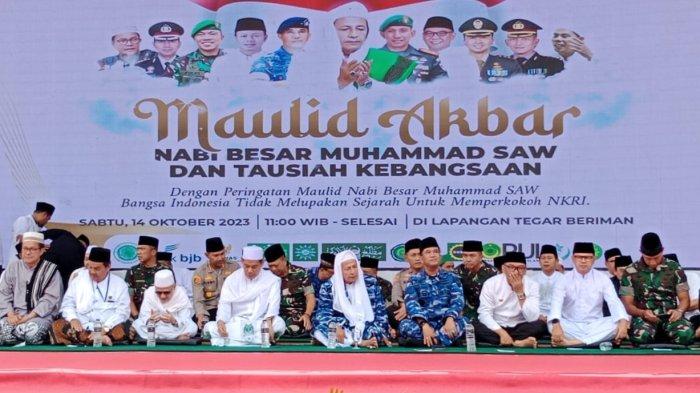 Isi Tausiyah Kebangsaan di Cibinong Bogor, Habib Lutfhi bin Yahya Bawa Pesan Jaga Keutuhan NKRI ...