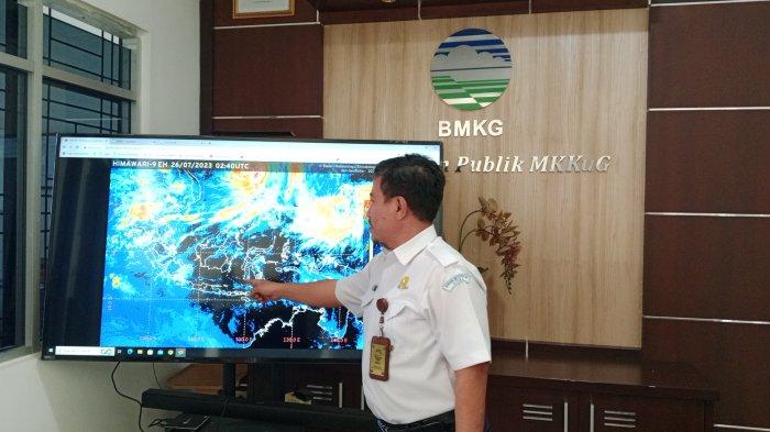 Waspada Cuaca Buruk, BMKG Citeko Imbau Wisatawan Agar Tidak Main di ...