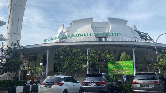 Masjid Jami Al Munawaroh Bogor Berbagi Berkah, Ratusan Paket Buka Puasa dan Sahur Dibagikan ...