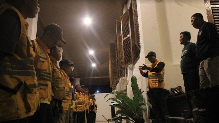 Berikan Semangat ke Petugas Kuning di Momen Pergantian Tahun, Kepala ...