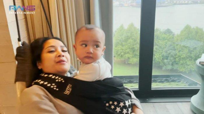 Style Cipung Rayyanza di Acara Pernikahan Kaesang dan Erina Gudono ...