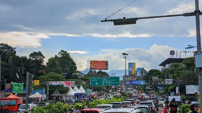 Kondisi Lalu Lintas Simpang Gadog Bogor Terkini, One Way ke Arah Puncak - Tribunnewsbogor.com