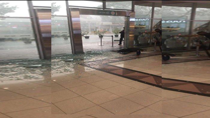 BREAKING NEWS - Bogor Dikepung Hujan dan Angin Kencang, Kaca Mal Botani ...