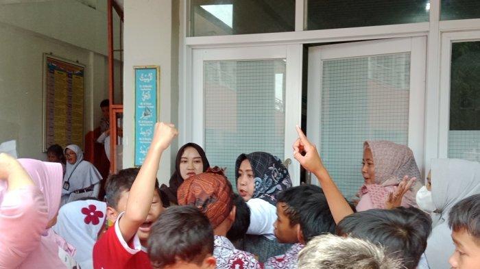 Bima Arya Pasang Badan Bela Pak Guru Reza, Nasib Kepala Sekolah SDN ...