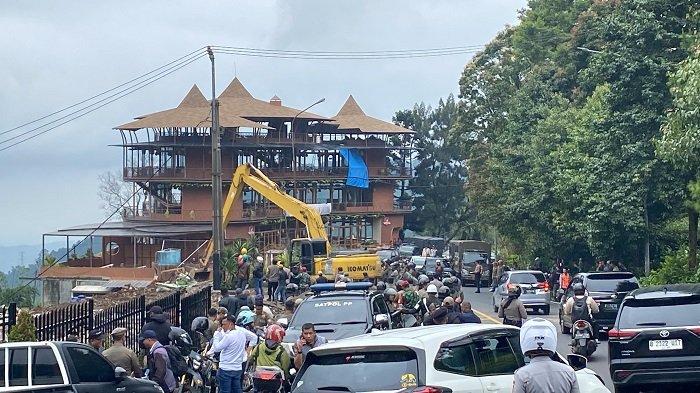 Berdiri Gagah, Restoran Asep Stroberi di Puncak Bogor Lagi-lagi Lolos dari Penertiban ...