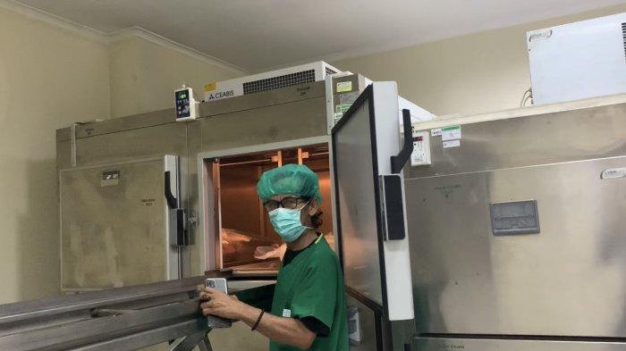 Kisah Penjaga Kamar Jenazah RSUD Ciawi, Sering Ajak Ngobrol Mayat Tanpa Identitas Malam Hari ...
