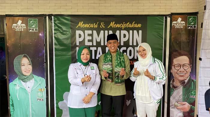 'Kode' Senyuman Ketua DPC PKB Bagi Sendi Fardiansyah, Optimis Dapat ... 'Kode' Senyuman Ketua DPC PKB Bagi Sendi Fardiansyah, Optimis Dapat ...