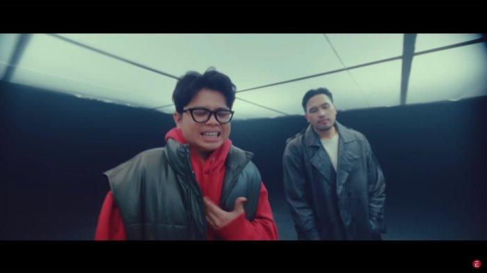 Kunci Gitar dan Lirik Lagu Sialan - Adrian Khalif dan Juicy Luicy ...