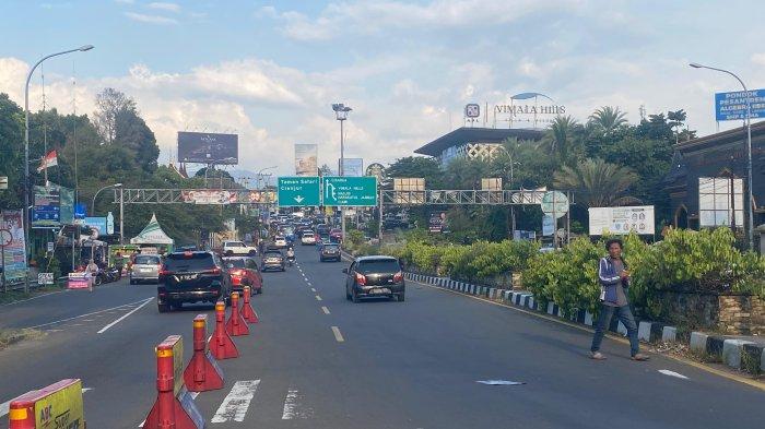 Sempat Diberlakukan One Way, Arus Lalu Lintas di Jalur Puncak Bogor Kini Normal Dua Arah ...