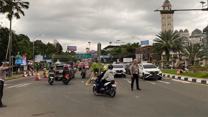 One Way Jalur Puncak Bogor Hari Pertama Libur Panjang Berakhir, Lalu Lintas Kini Normal 2 Arah ...